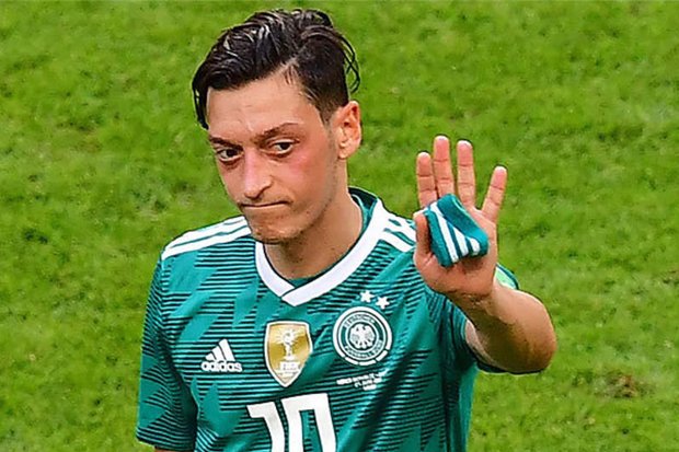 Kanselir Jerman Tetap Bangga kepada Mesut Oziel - SINDO Jabar