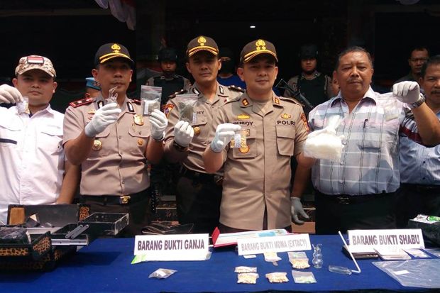 Bekuk 2 Bandar, Polres Cimahi Amankan Narkoba Senilai Rp1 Miliar ...