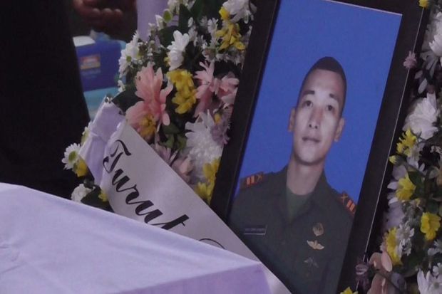 Kapten Inf Anumerta Erizal Zuhri Sidabutar Dimakamkan di TMP Sibura ...